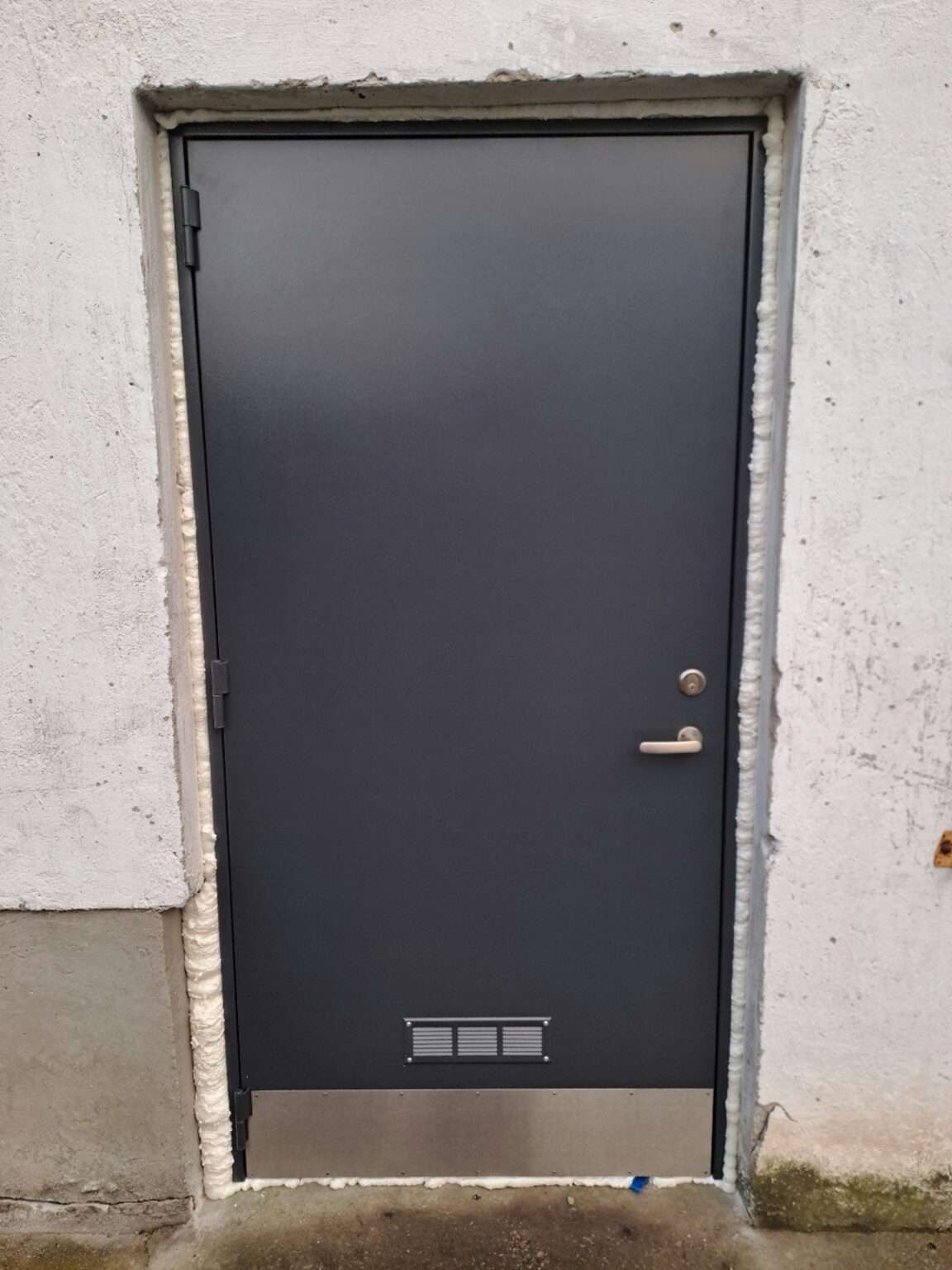 Korterite ja majade uksed | Estdoor OÜ